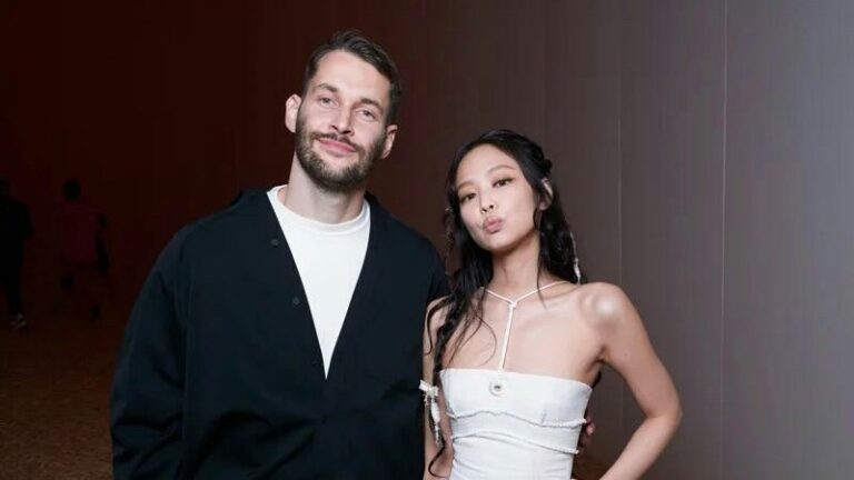 SEE: BLACKPINK's Jennie Friendly Kisses Simon Porte Jacquemus Video ...