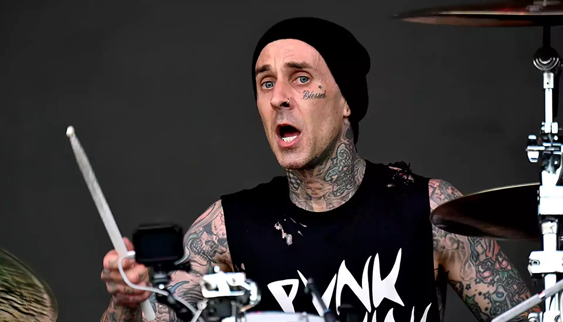 TikTok Roasts Travis Barker: Fans React to Drumming Video in Kourtney ...